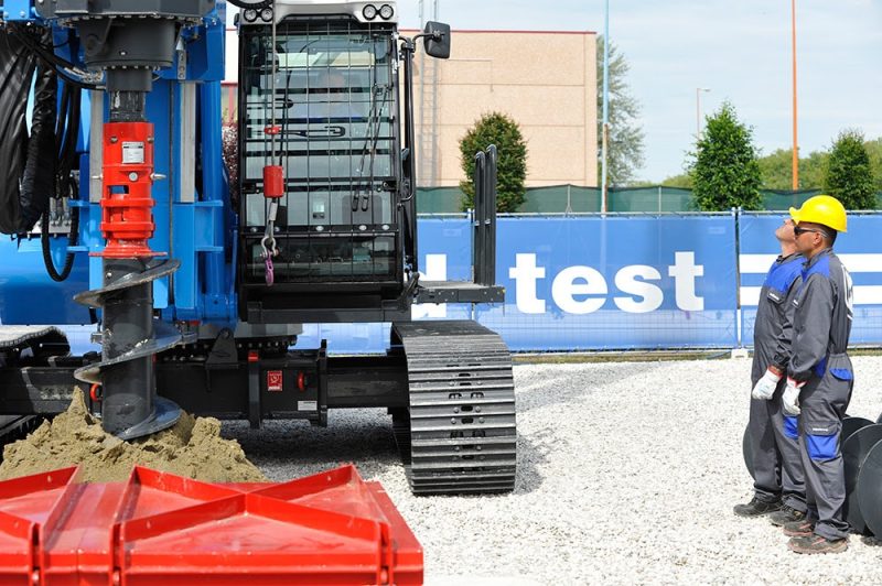 SR-45 CFA With Auger Lifting Tool - Pile Buck Magazine