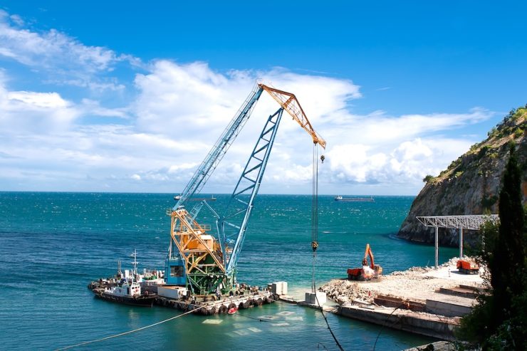 Mastering Crane Operations in Marine Construction: Selection ...